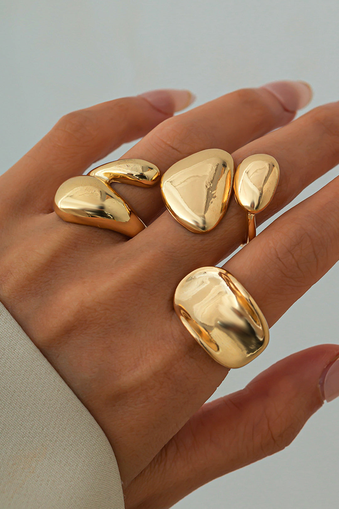 Metal Irregular Rings – Micas