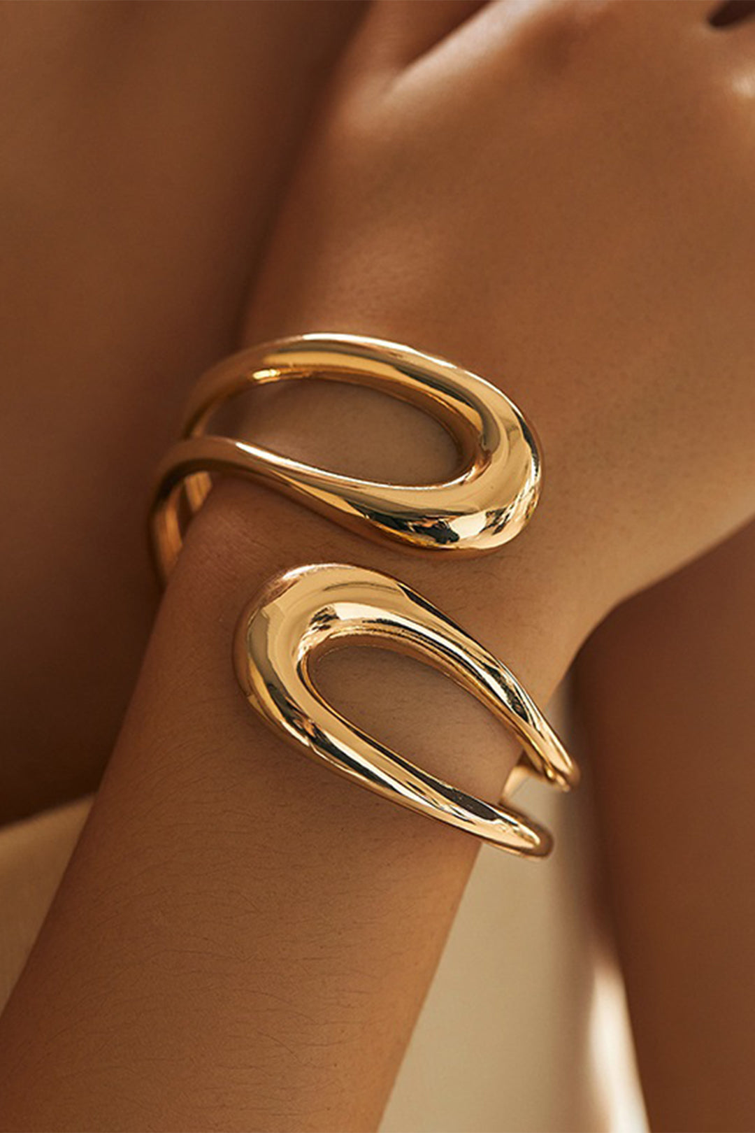 Metallic Irregular Bracelet – Micas