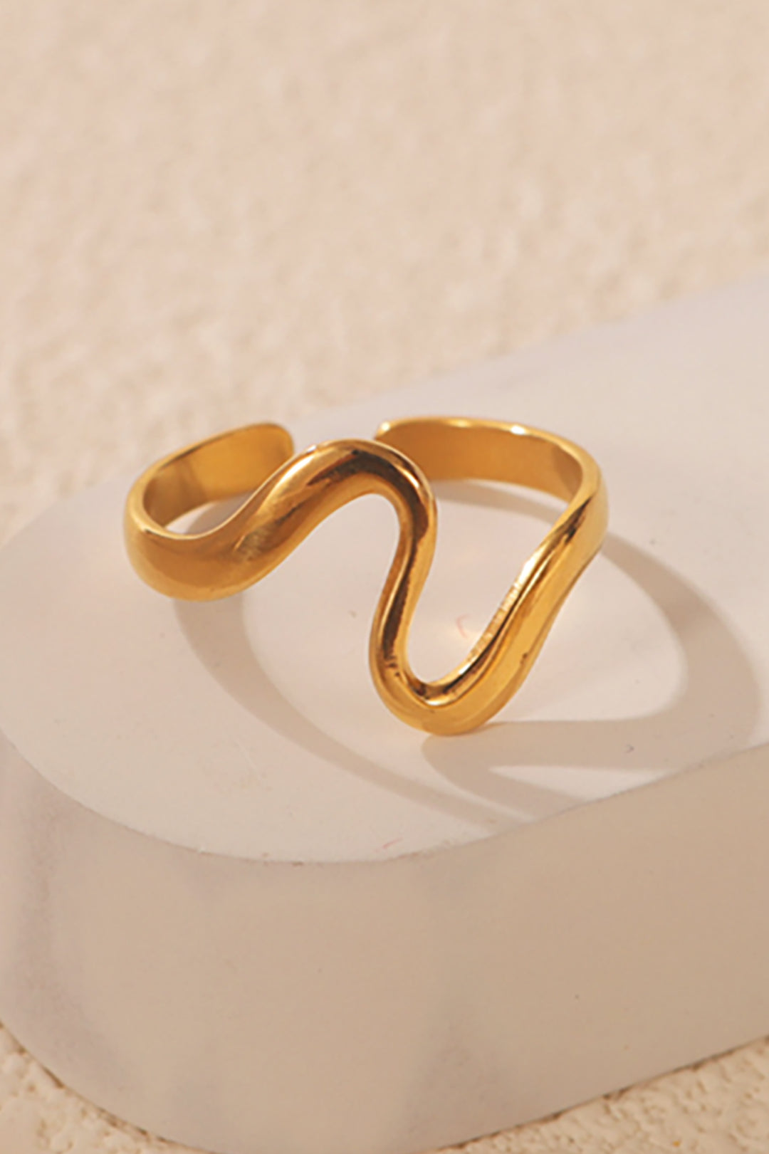 Twisty Open Ring – Micas