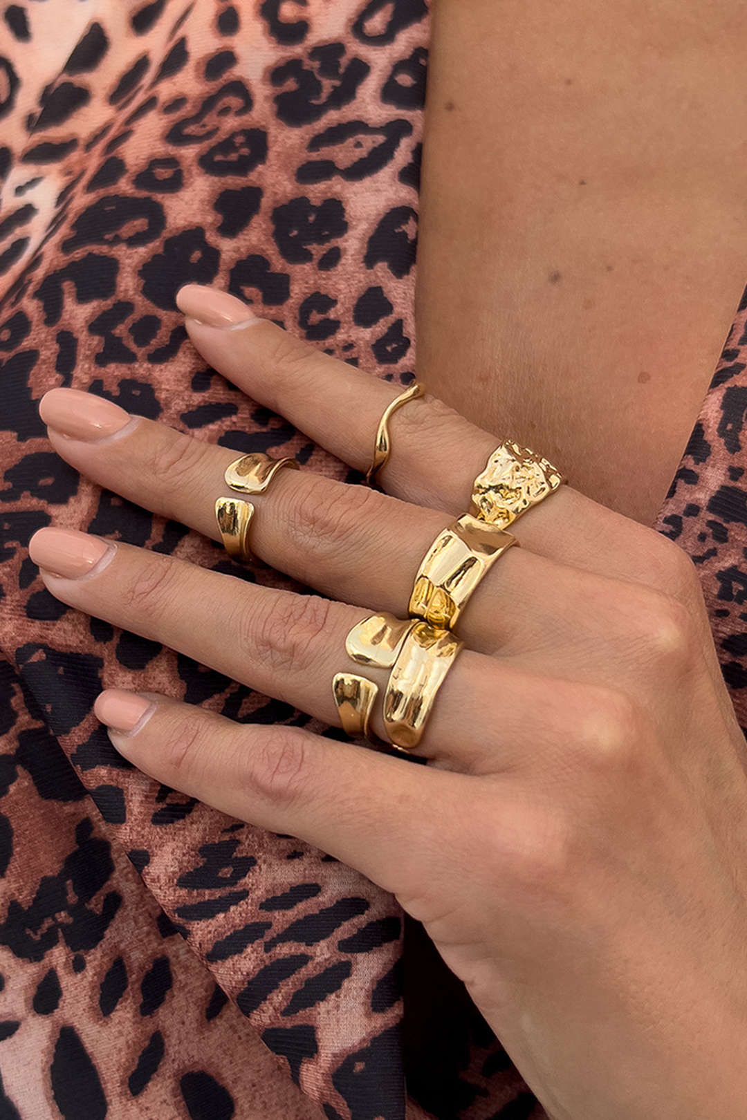 Irregular Wrinkled Open Ring – Micas