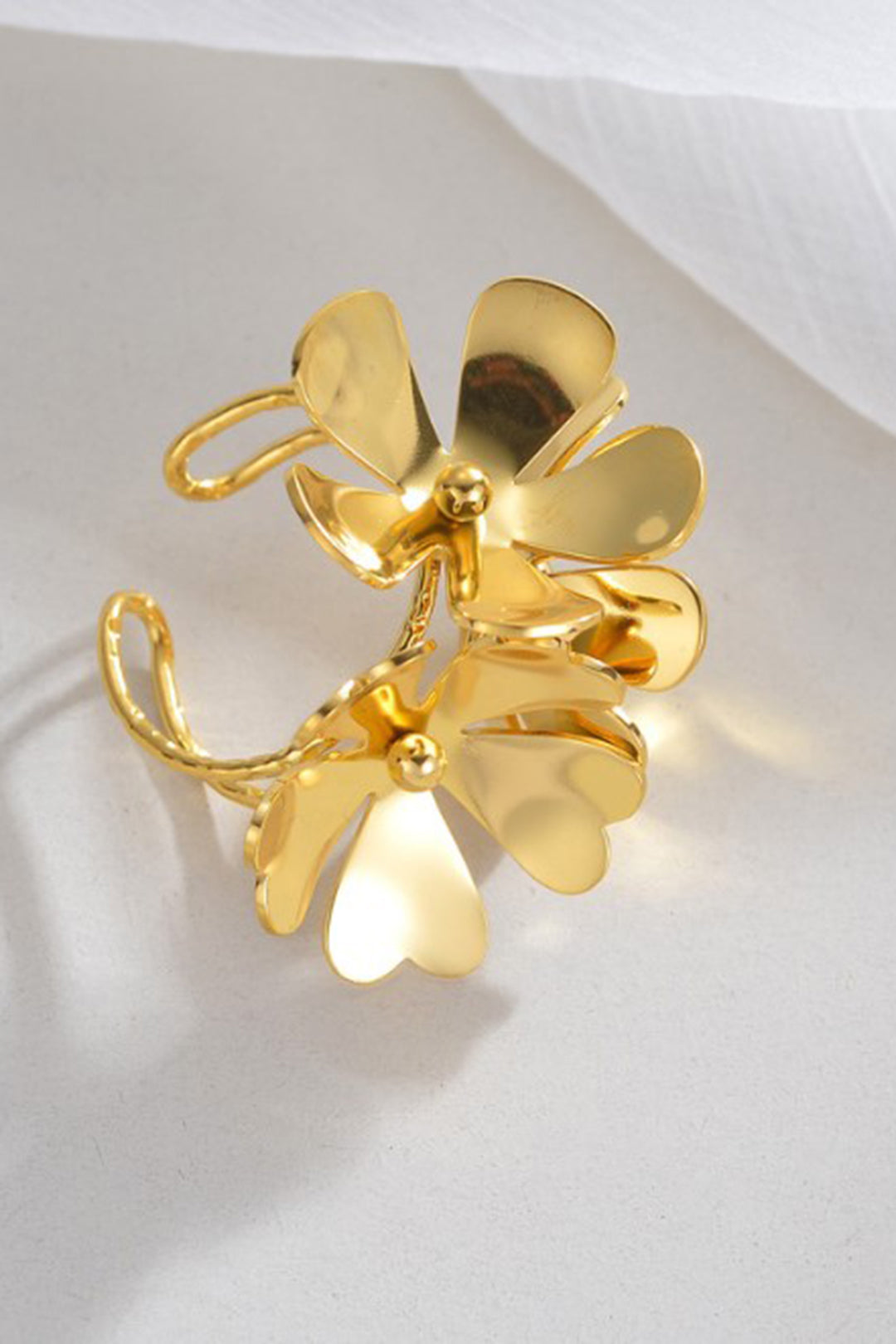 Metal Flower Ring – Micas