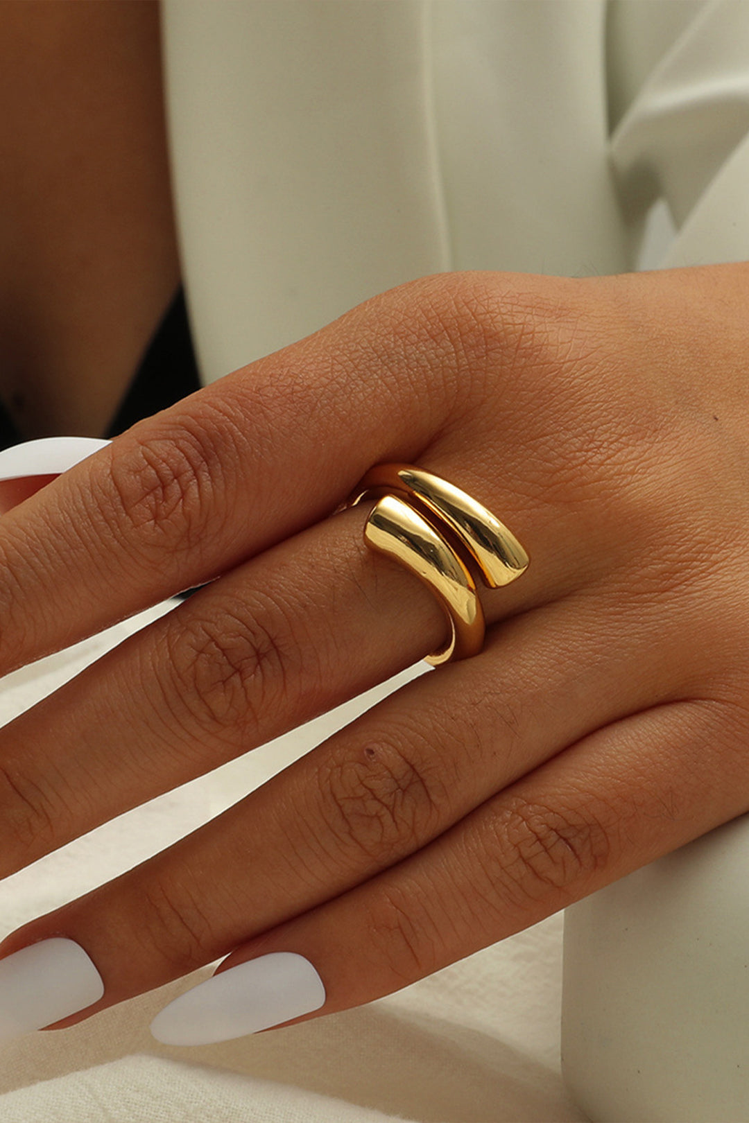 Crossed Wrap Open Ring – Micas